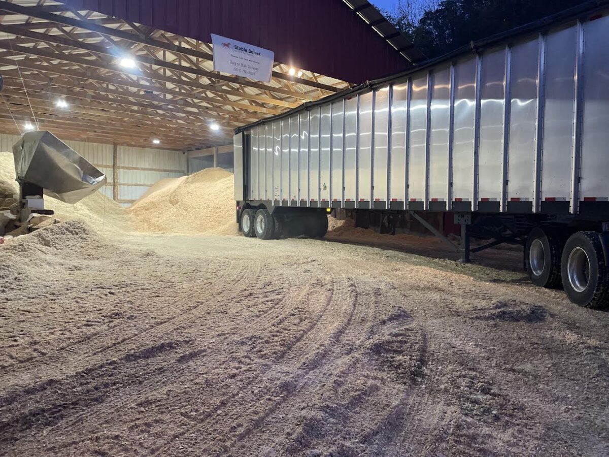 DELIVERY/SPREADING – STABLE SELECT SHAVINGS
